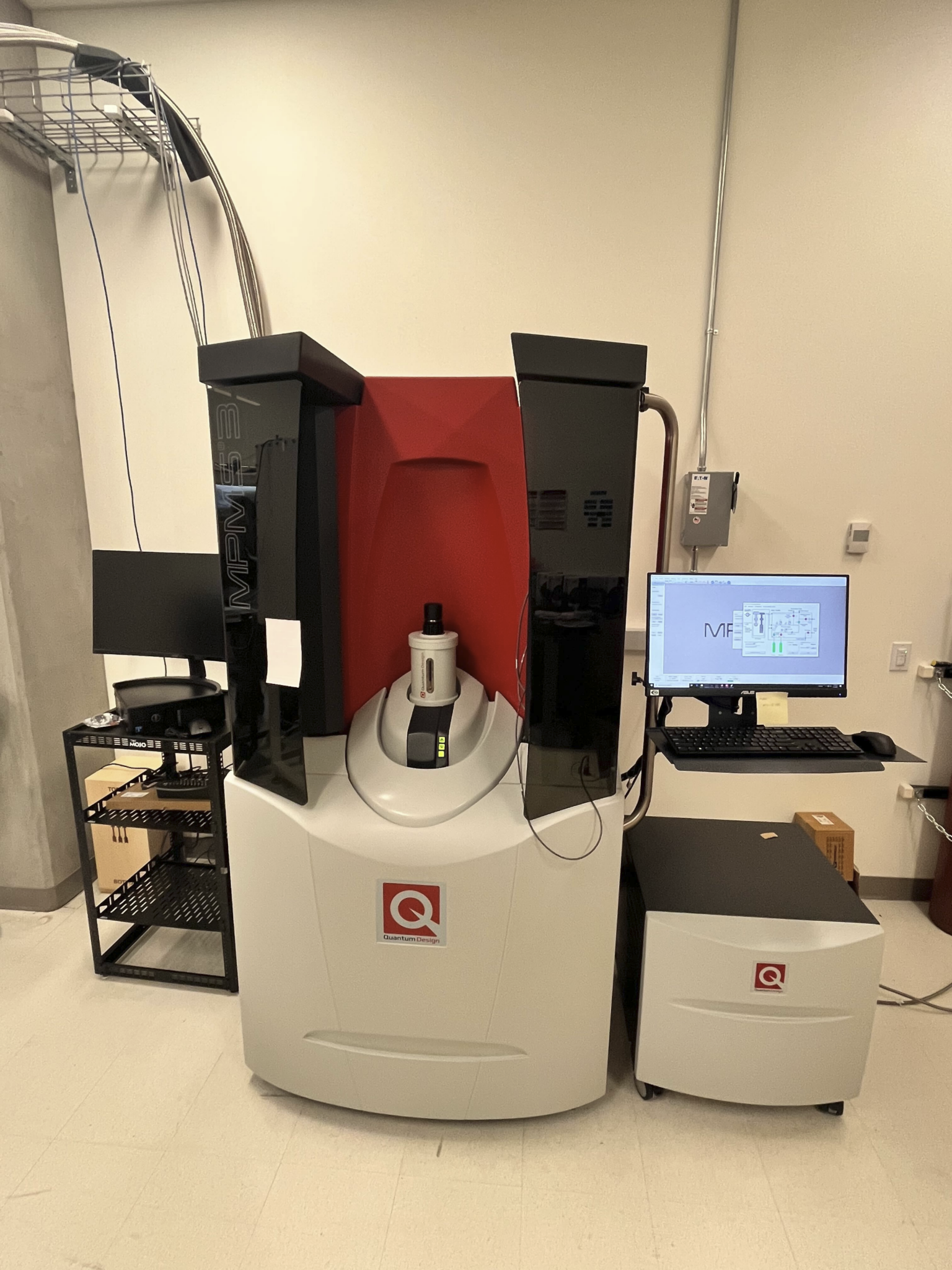 Quantum Design MPMS3 SQUID - UW MEM·C